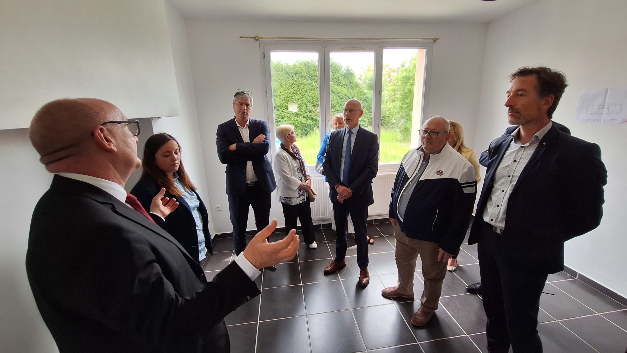 Visite de chantier ERBM : La cité Belleforière de Roost-Warendin fait ...